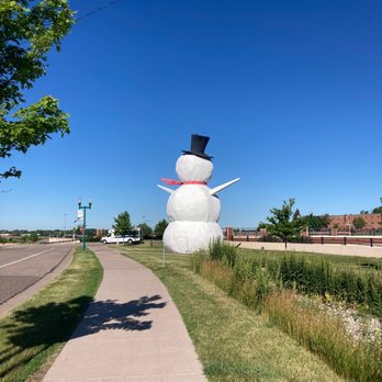 WORLDS LARGEST SNOWMAN - Updated July 2025 - 2601 Centennial, North ...