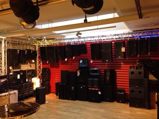 DLX DELUXE MUSIC - Updated December 2025 - 13 Photos - Fridhemsgatan 40 ...