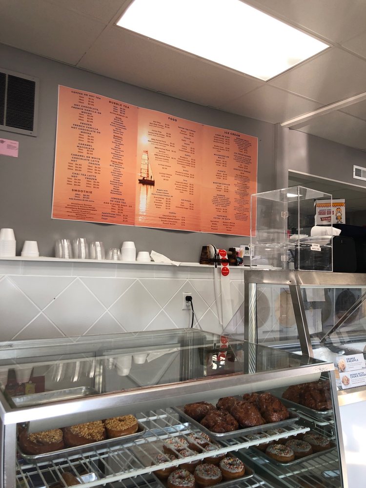 LIGHTHOUSE CAFE - Updated November 2025 - 2410 Pointe Tremble Rd ...