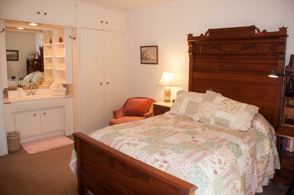 BED AND BREAKFAST ON CAPITOL HILL - Updated October 2025 - 739 Broadway ...