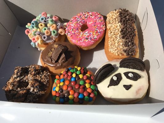 CALIFORNIA DONUTS - 230 Photos & 265 Reviews - 5753 Hollywood Blvd, Los ...