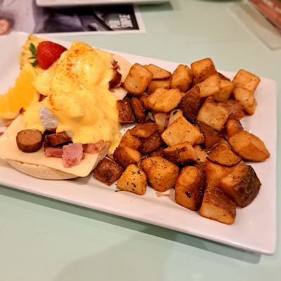 PUR & SIMPLE - Updated August 2025 - 25 Photos - 790 Kanata Avenue ...