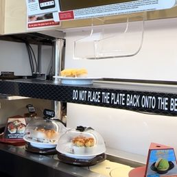 KURA REVOLVING SUSHI BAR - Updated October 2025 - 156 Photos & 103 ...