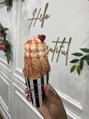 BUNS & ROSES CHIMNEY CAKES - Updated July 2024 - 93 Photos & 36 Reviews ...