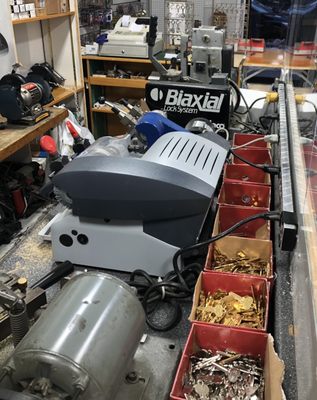 ABCO MASTER LOCK AND KEY - Updated October 2025 - 15 Photos - 7152 ...