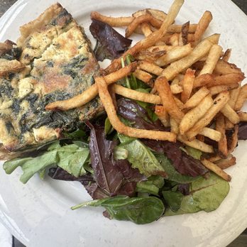 CAFÉ LULUC - Updated October 2025 - 1841 Photos & 1700 Reviews - 214 ...