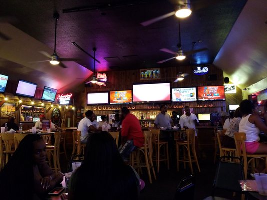 SCORCHERS CASUAL EATERY & DRAFT HOUSE - Updated August 2025 - 19 Photos ...