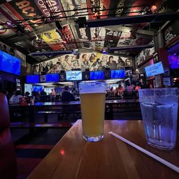 ROCK & BREWS - EL SEGUNDO - Updated July 2025 - 1766 Photos & 1818 ...