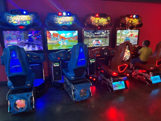 WHATZ-UP - Updated January 2026 - 62 Photos & 21 Reviews - 700 E Cedar ...