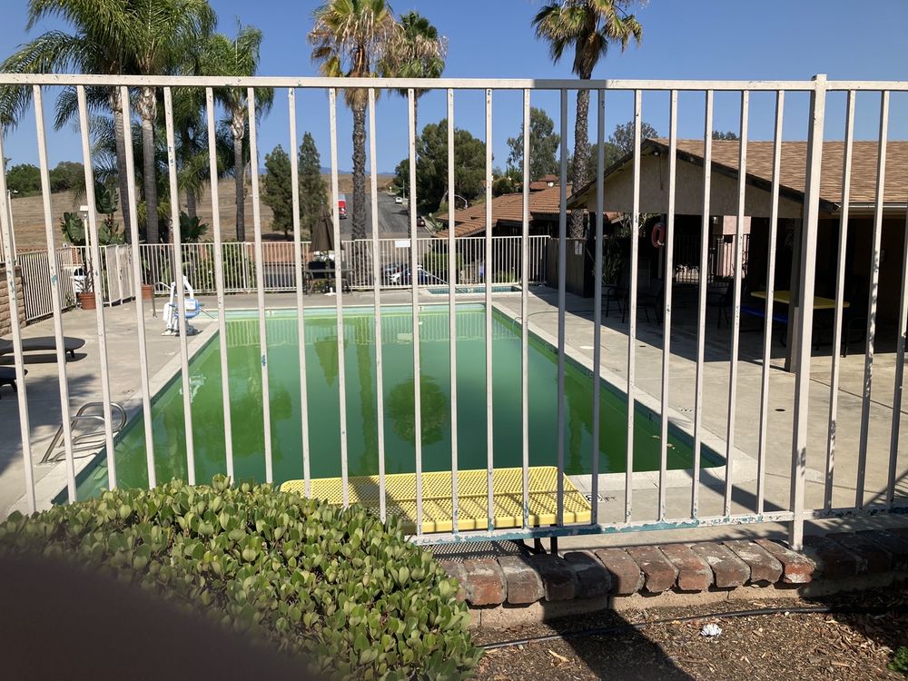 RODEWAY INN FALLBROOK DOWNTOWN - Updated July 2025 - 174 Photos & 144 ...