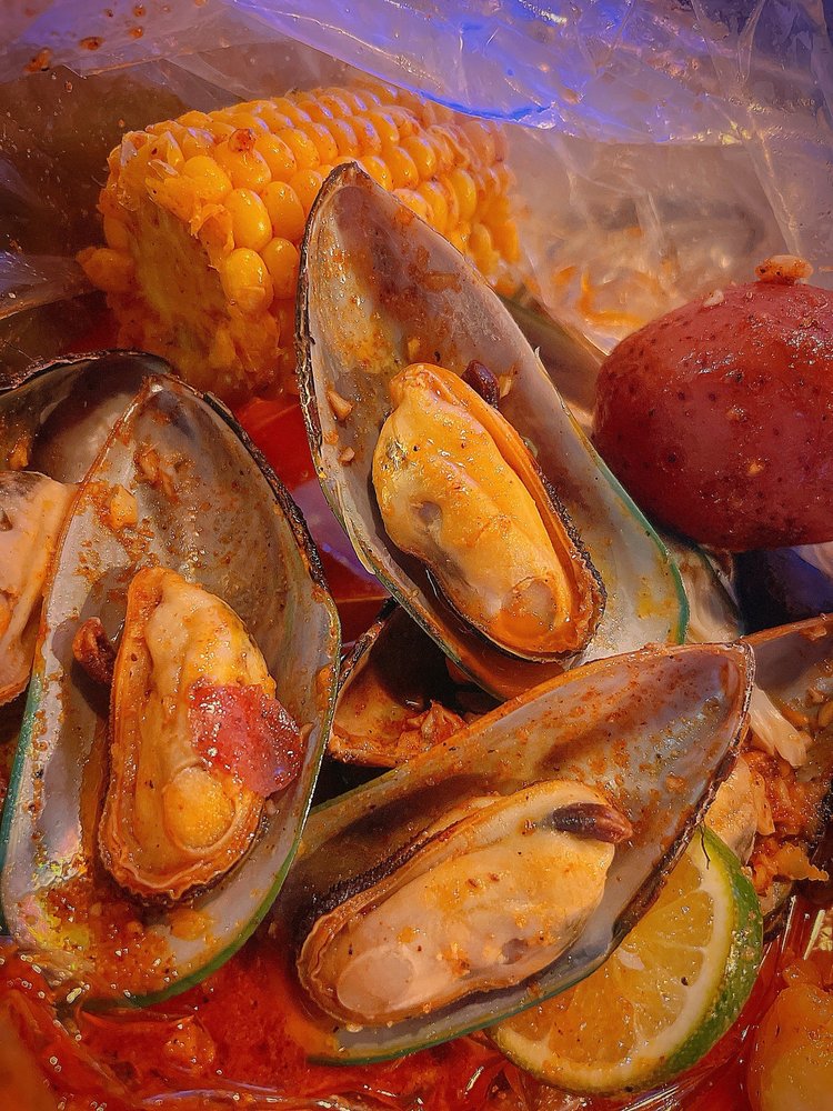 HUNTER CRAB - SHREVEPORT LA - Updated June 2024 - 33 Photos & 29 ...