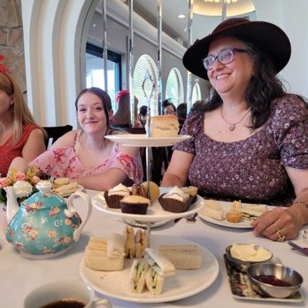 QUIRKY ROYAL TEA ROOM - Updated October 2024 - 131 Photos & 53 Reviews ...