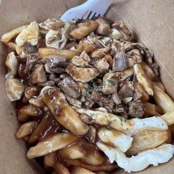 NOM NOM NOM POUTINE - Updated August 2024 - 217 Photos & 172 Reviews - 707 Dundas Street W ...