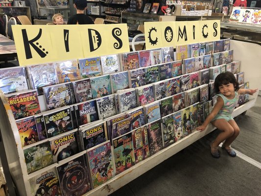 ATOMIC COMICS EMPORIUM - 20 Photos & 17 Reviews - 50 W Mercury Blvd ...