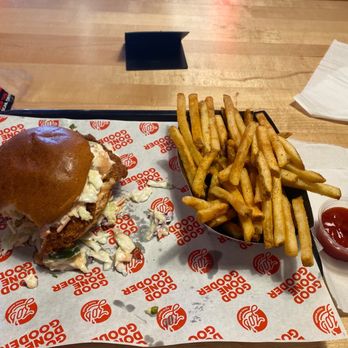 ZO’S GOOD BURGER DETROIT - Updated October 2025 - 126 Photos & 105 ...