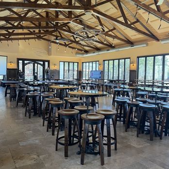 ZINCHOUSE WINERY & BREWERY - Updated May 2024 - 178 Photos & 92 Reviews ...