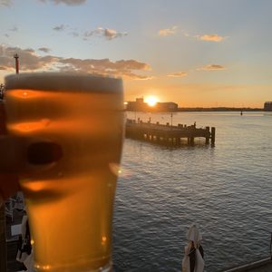 SCRATCHLEYS ON THE WHARF - Updated October 2025 - 27 Photos & 21 ...