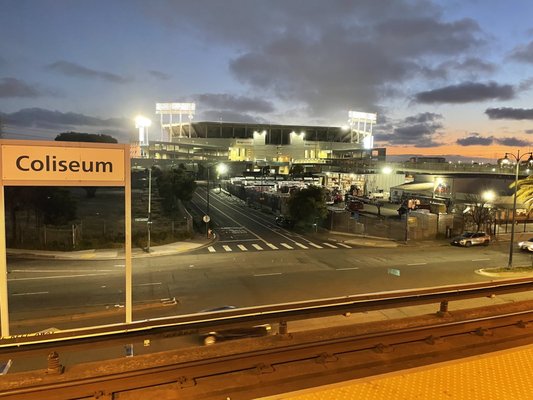 BART - COLISEUM STATION - Updated December 2025 - 258 Photos & 159 ...