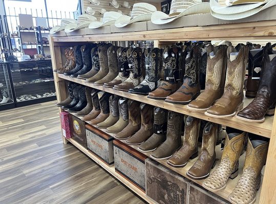 RED ROCK WESTERN WEAR - Updated September 2024 - 12 Photos - 1640 Alum ...