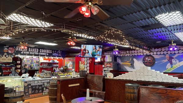 FAMOUS BRICK OVEN PIZZERIA - 129 Photos & 202 Reviews - 402 Beech ...
