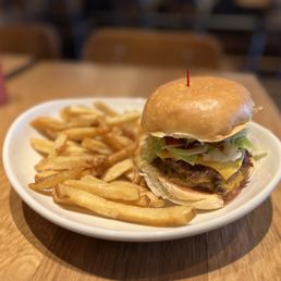 HIHO CHEESEBURGER | SANTA MONICA - Updated October 2025 - 1225 Photos ...
