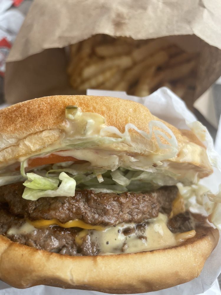 SAM CLASSIC BURGERS - Updated July 2025 - 71 Photos & 184 Reviews ...