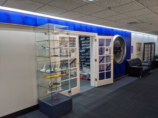 THE AIRPLANE SHOP - 34 Photos - 5000 NW 36th St, Miami, FL - Yelp