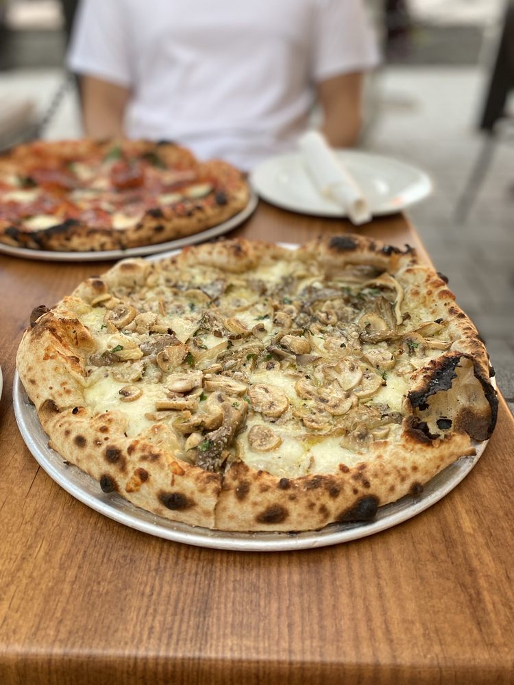 GIULIA - Updated January 2026 - 15 Photos & 12 Reviews - 350 Elgin ...