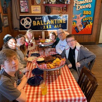 FAMOUS DAVE’S BAR-B-QUE - Updated December 2024 - 88 Photos & 113 ...
