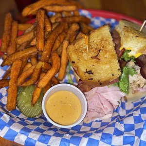 WILD WOMEN SALOON AND GRILL - Updated June 2024 - 121 Photos & 229 ...