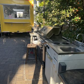 PIGNIC PUB & PATIO - Updated June 2025 - 672 Photos & 267 Reviews - 235 ...