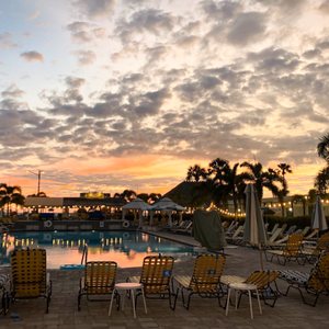 UNDERTOW BEACH BAR - 149 Photos & 182 Reviews - Bars - 3850 Gulf Blvd ...