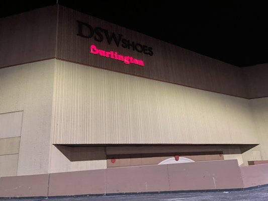 DSW DESIGNER SHOE WAREHOUSE - Updated December 2024 - 17 Photos - 50 ...