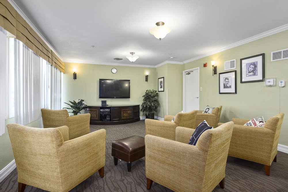 HOLLYBROOK SENIOR LIVING OF ORANGE - Updated September 2025 - 64 Photos ...