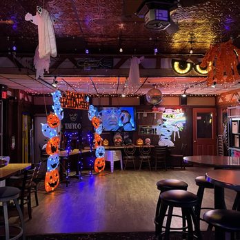 ESQUIRE BAR - Updated January 2026 - 1250 Turner St, Lansing, Michigan ...