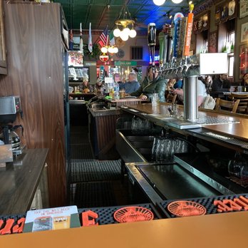 BREHON PUB - Updated July 2024 - 77 Photos & 169 Reviews - 731 N Wells ...