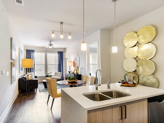 555 ROSS APARTMENTS - Updated April 2025 - 104 Photos & 42 Reviews ...