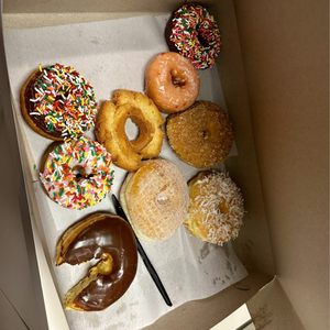 RANDY’S DONUTS - Updated February 2025 - 55 Photos & 10 Reviews - 440 S ...