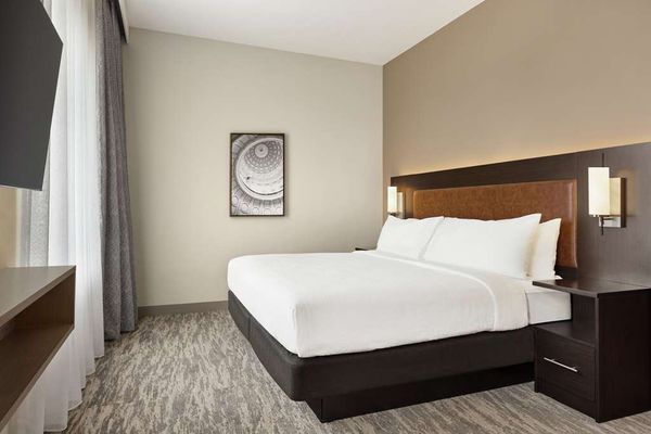 Embassy Suites By Hilton Round Rock 46 Photos And 22 Reviews 270 Bass Pro Drive Round Rock