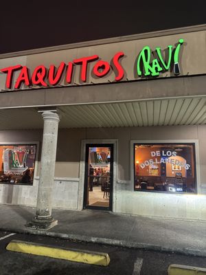TAQUITOS RAVI - Updated December 2025 - 24 Photos & 40 Reviews - 414 ...