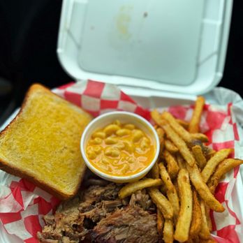 THE HOGS TROUGH - Updated January 2026 - 890 US Hwy 68, Maysville ...