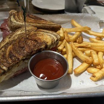 HARD COUNT KITCHEN & COCKTAILS - Updated October 2025 - 213 Photos ...