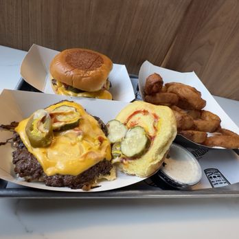 GOTHAM BURGER SOCIAL CLUB - 123 Photos & 48 Reviews - 131 Essex St, New ...