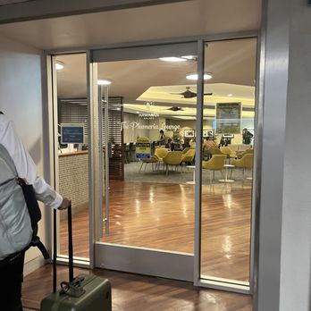 HAWAIIAN AIRLINES PREMIER CLUB LOUNGE - Updated January 2025 - 490 ...