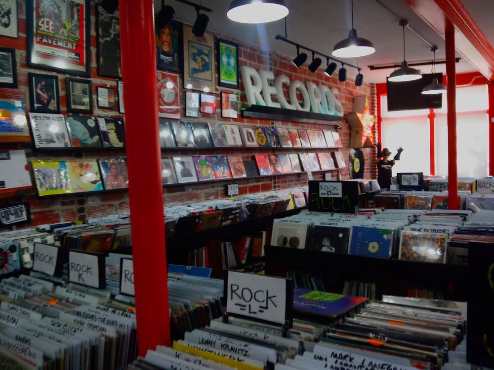 USED KIDS RECORDS | 113 Photos & 103 Reviews | 2500 Summit St, Columbus ...