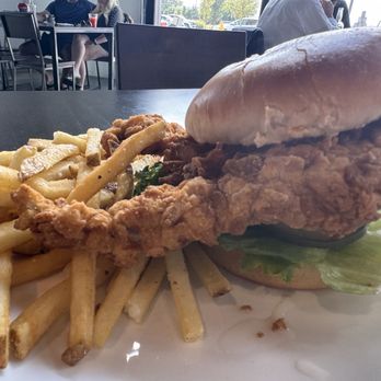 THE MASH HOUSE - Updated June 2025 - 239 Photos & 130 Reviews - 10 E ...