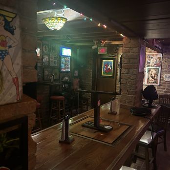 FOX’S LAIR - Updated December 2025 - 89 Photos & 28 Reviews - 349 ...