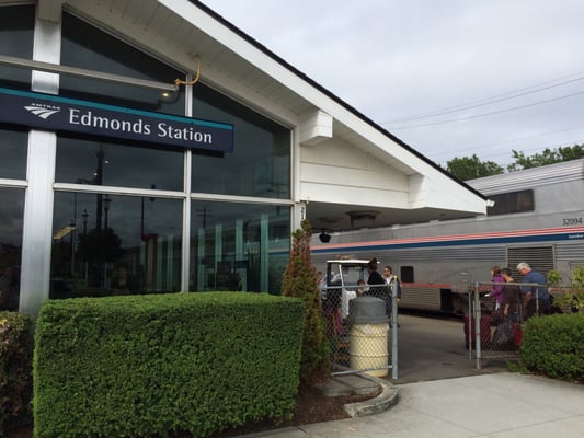 AMTRAK - Updated July 2025 - 15 Photos & 12 Reviews - 211 Railroad Ave ...