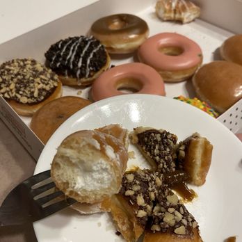 KRISPY KREME - Updated October 2025 - 20 Photos - 4614 Gateway ...