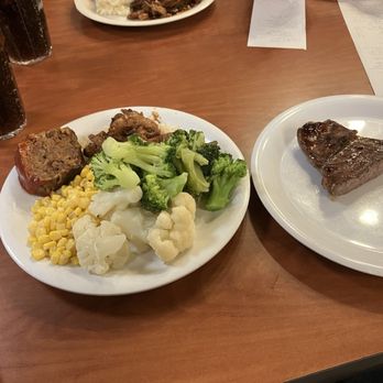 GOLDEN CORRAL BUFFET & GRILL - Updated December 2025 - 27 Photos & 34 ...